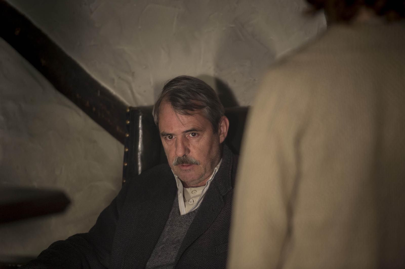 Photo de Neil Morrissey - Grantchester : Photo Neil Morrissey - Photo 8 ...