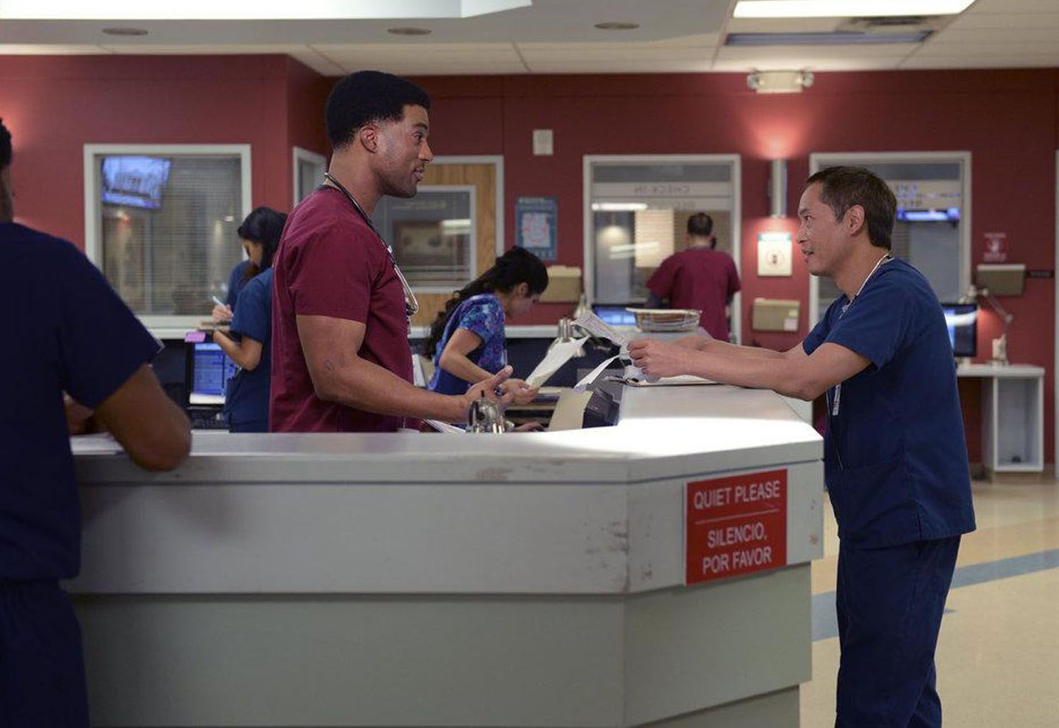 Night Shift : Photo JR Lemon, Ken Leung - 104 sur 227 - AlloCiné