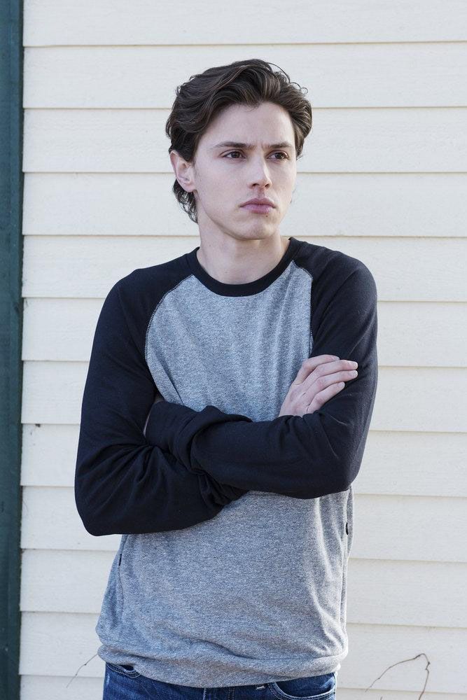 Photo de Tyler Young - Eyewitness : Photo Tyler Young - Photo 10 sur 12 ...