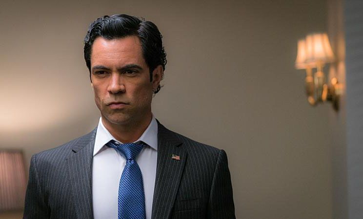 Photo de Danny Pino - BrainDead : Photo Danny Pino - Photo 27 sur 201 ...