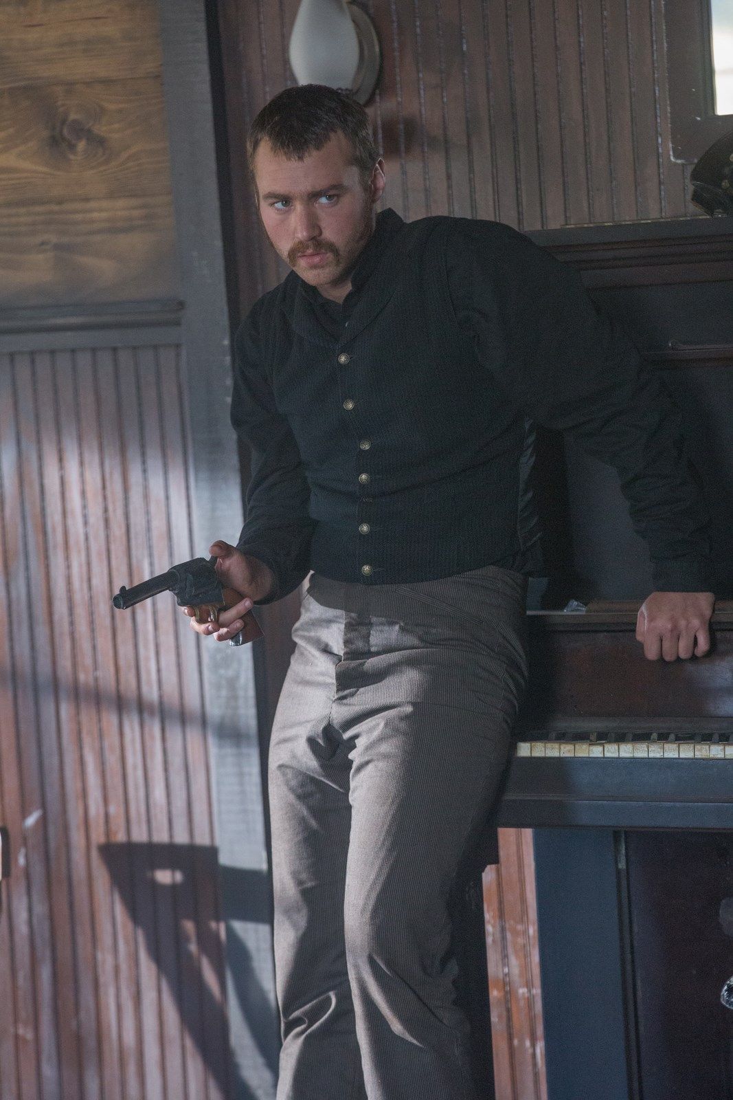 Photo de Emory Cohen - Le Duel : Photo Emory Cohen - Photo 10 sur 30 ...