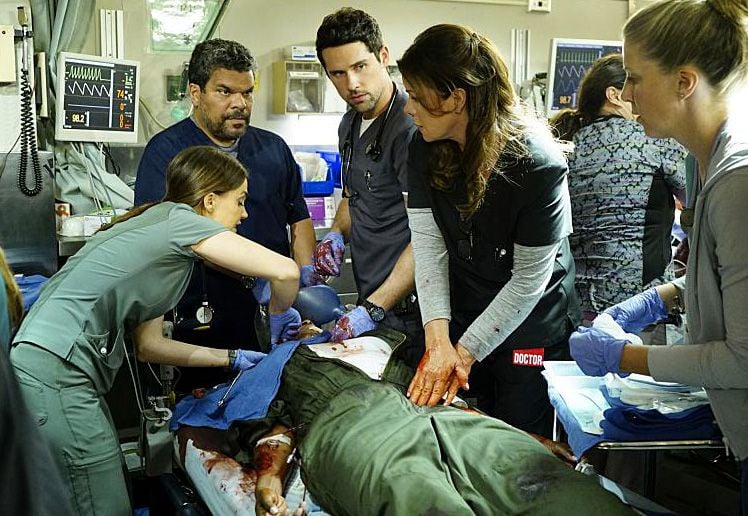 Photo de Ben Hollingsworth - Code Black : Photo Luis Guzmán, Marcia Gay ...