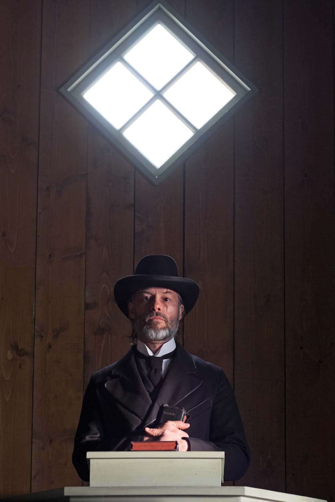 Photo du film Brimstone - Photo 13 sur 31 - AlloCiné