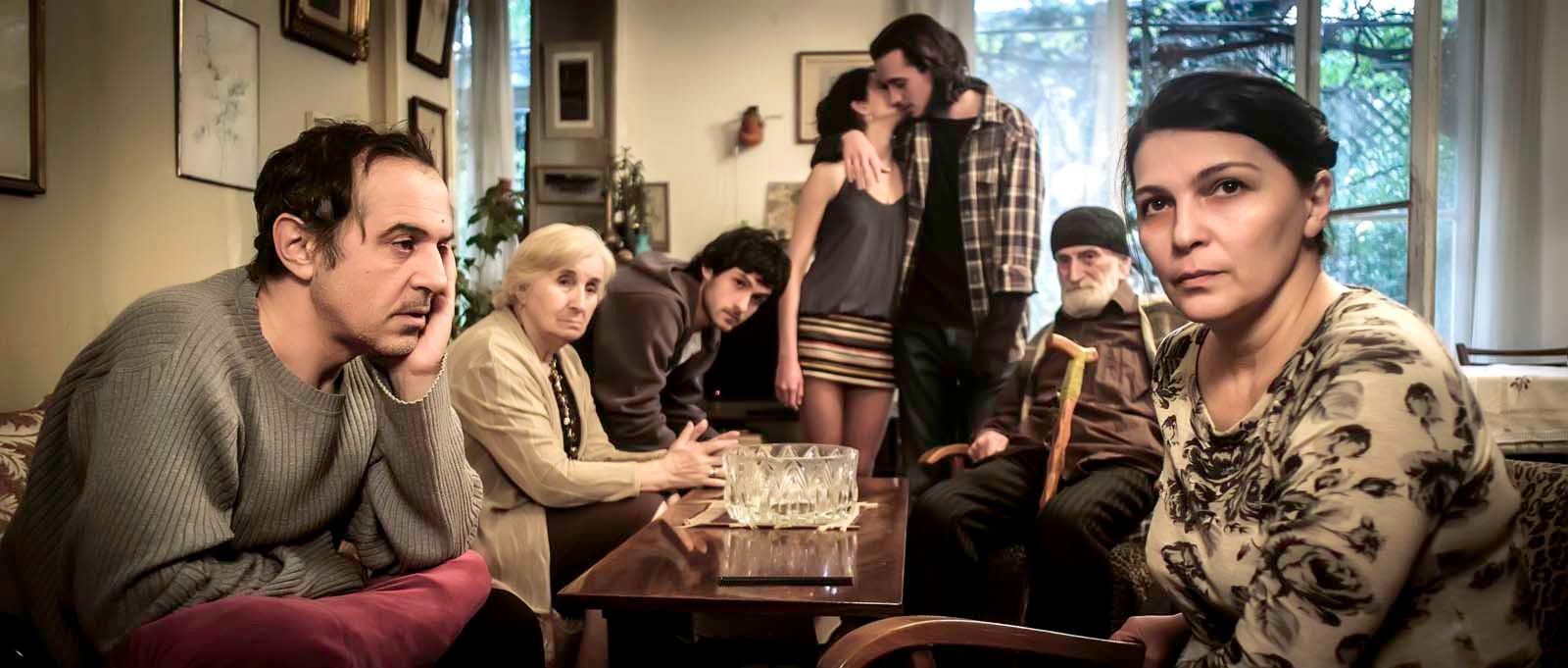 Photo de Merab Ninidze - Une famille heureuse : Photo Merab Ninidze, Ia ...