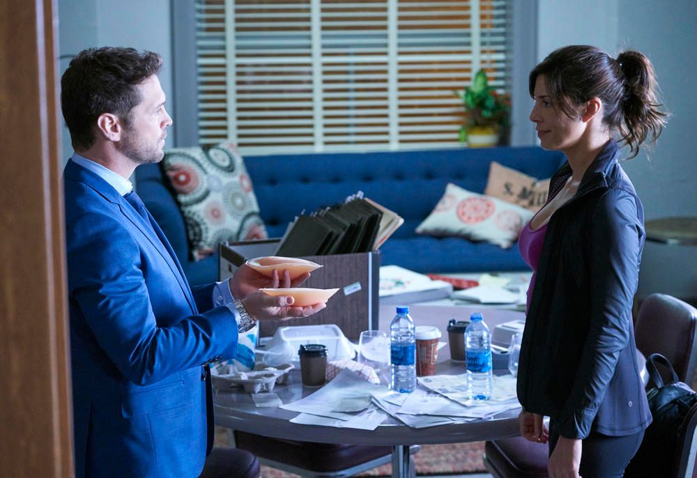 Private Eyes : Photo Jason Priestley, Cindy Sampson - 80 sur 81 - AlloCiné