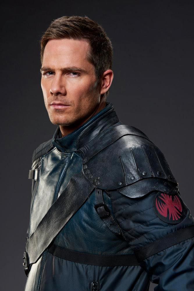 Photo de Luke MacFarlane - Photo Luke MacFarlane - Photo 67 sur 130 ...
