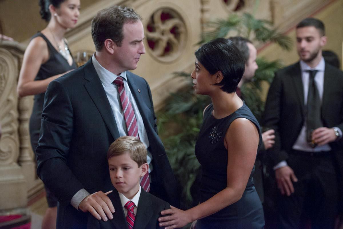 Photo de Kurt Evans - iZombie : Photo Kurt Evans, Anjali Jay - Photo 1 sur 11 - AlloCiné