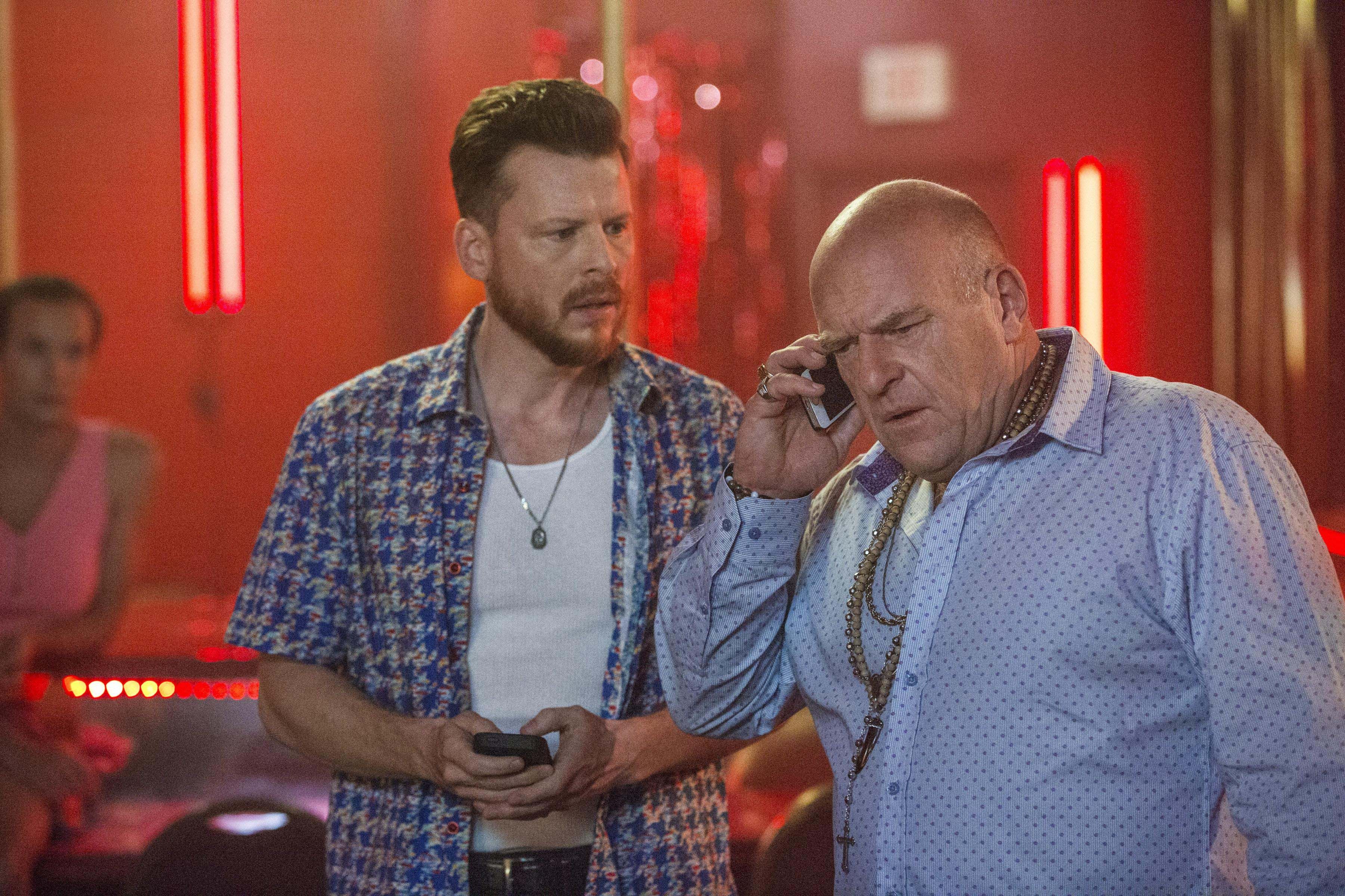 Claws : Claws : Photo Dean Norris, Kevin Rankin - 89 sur 133 - AlloCiné