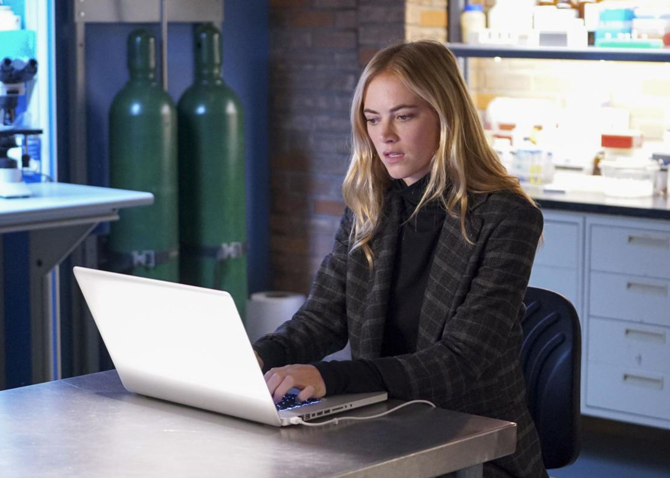 NCIS : Enquêtes spéciales : NCIS : Enquêtes spéciales : Photo Emily ...