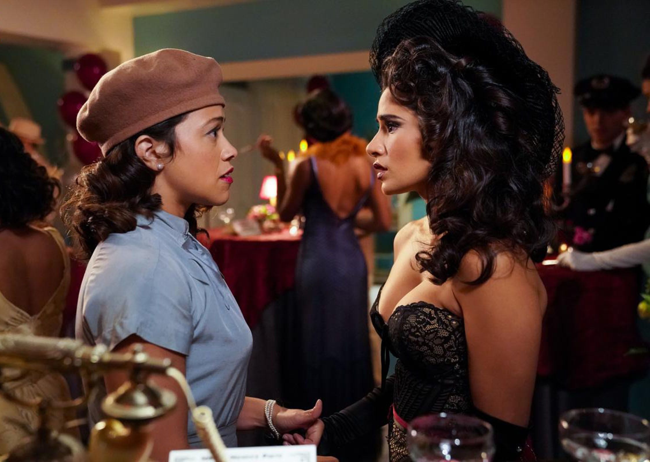 Photo de Gina Rodriguez - Jane The Virgin : Photo Gina Rodriguez, Diane ...