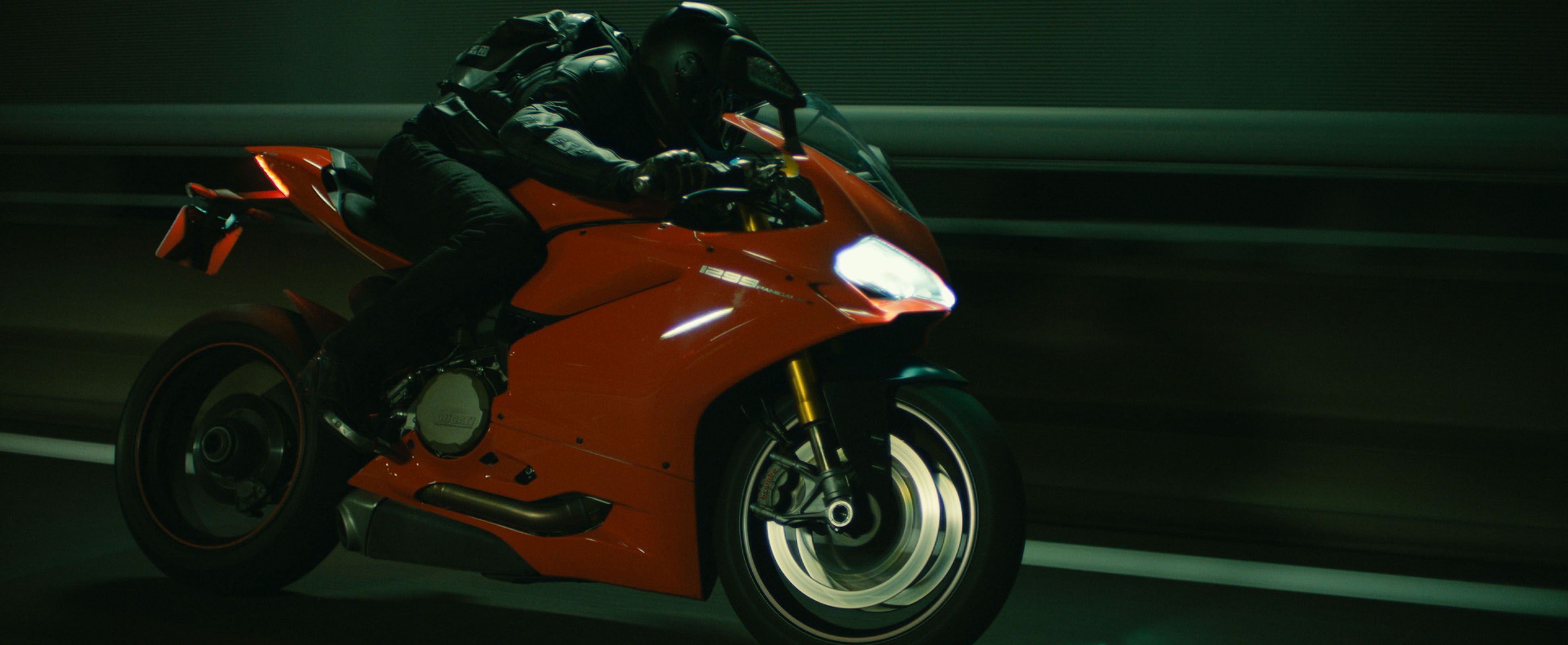 Photo du film Burn Out - Photo 14 sur 21 - AlloCiné