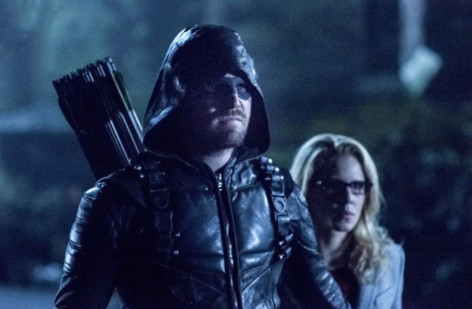 Arrow : Arrow : Photo Emily Bett Rickards, Stephen Amell - 1 sur 1200 ...