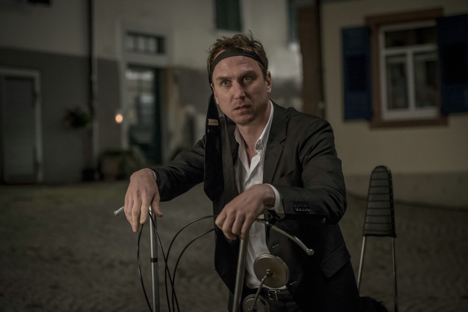 Photo de Lars Eidinger - 25 km/h : Photo Lars Eidinger - Photo 67 sur 119 - AlloCiné