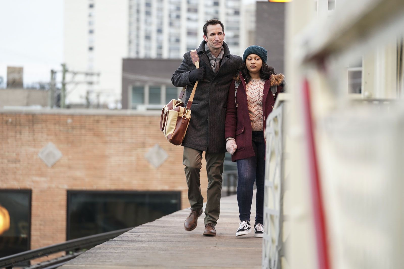 The Red Line : The Red Line : Photo Noah Wyle, Aliyah Royale - 18 sur ...