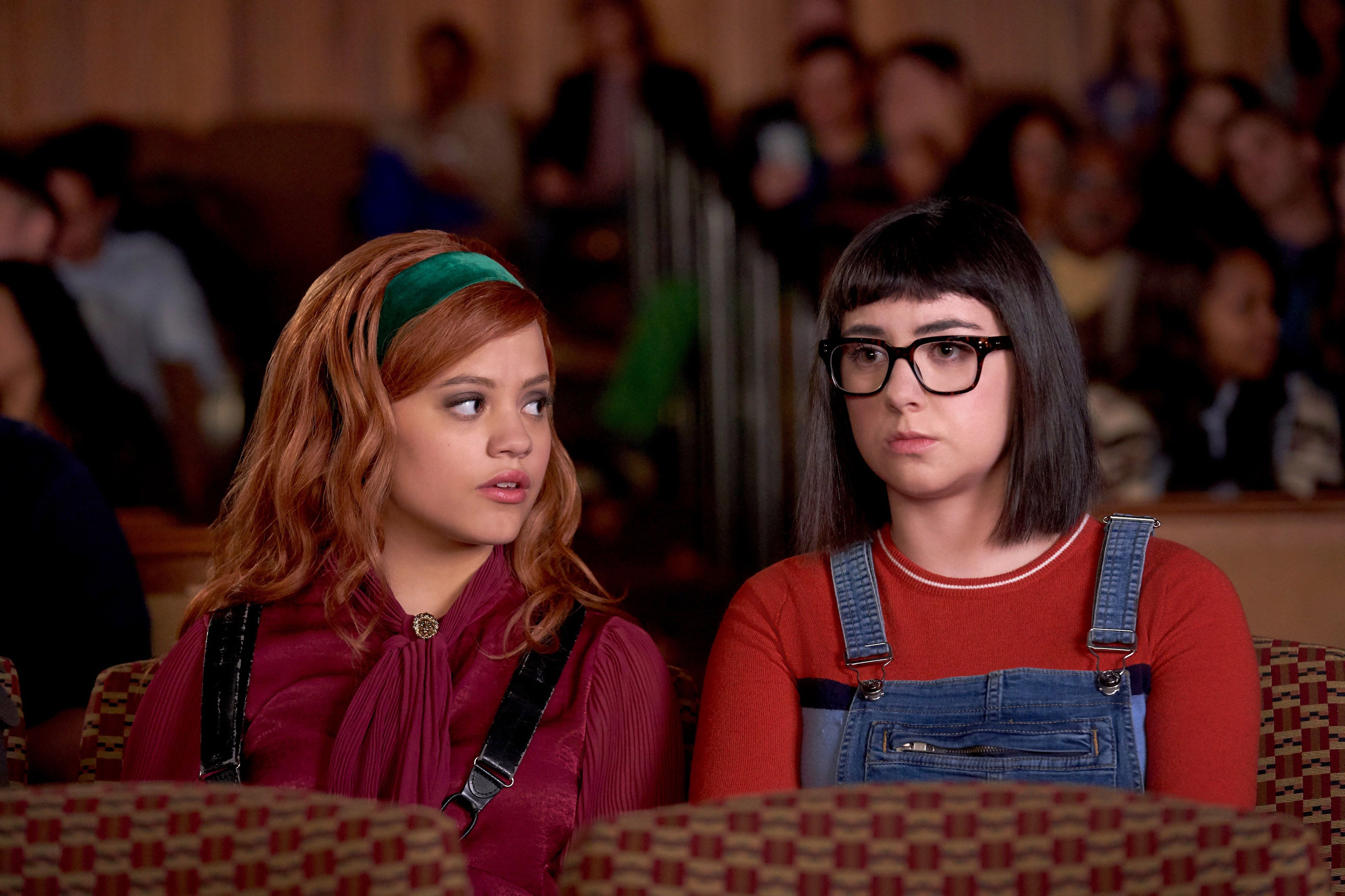 Photo de Sarah Jeffery - Daphne and Velma : Photo Sarah Jeffery, Sarah ...