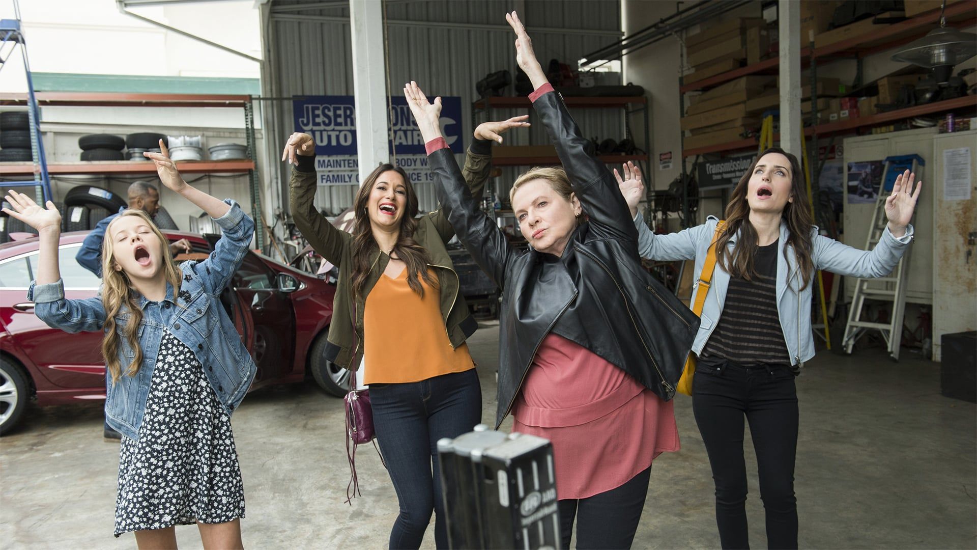 Poster saison 2 - Affiche 23 sur 87 - AlloCiné