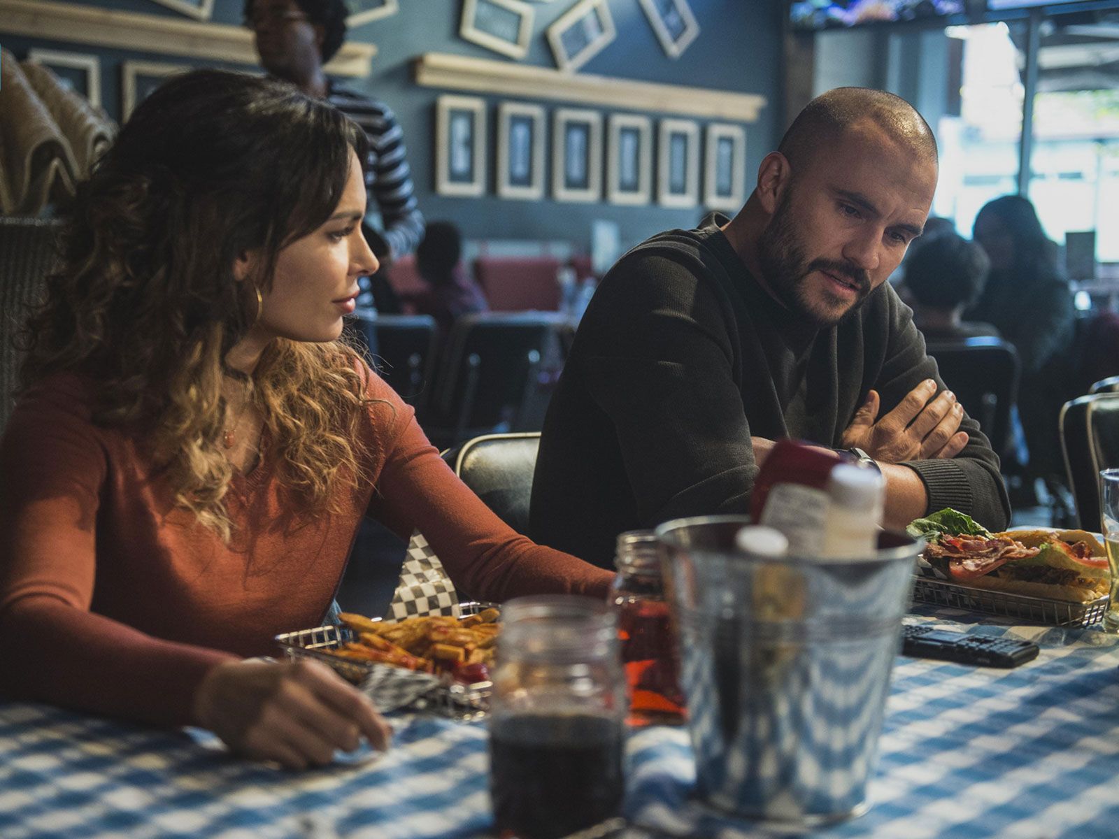 SIX : SIX : Photo Jessica Garza, Juan Pablo Raba - 8 sur 79 - AlloCiné