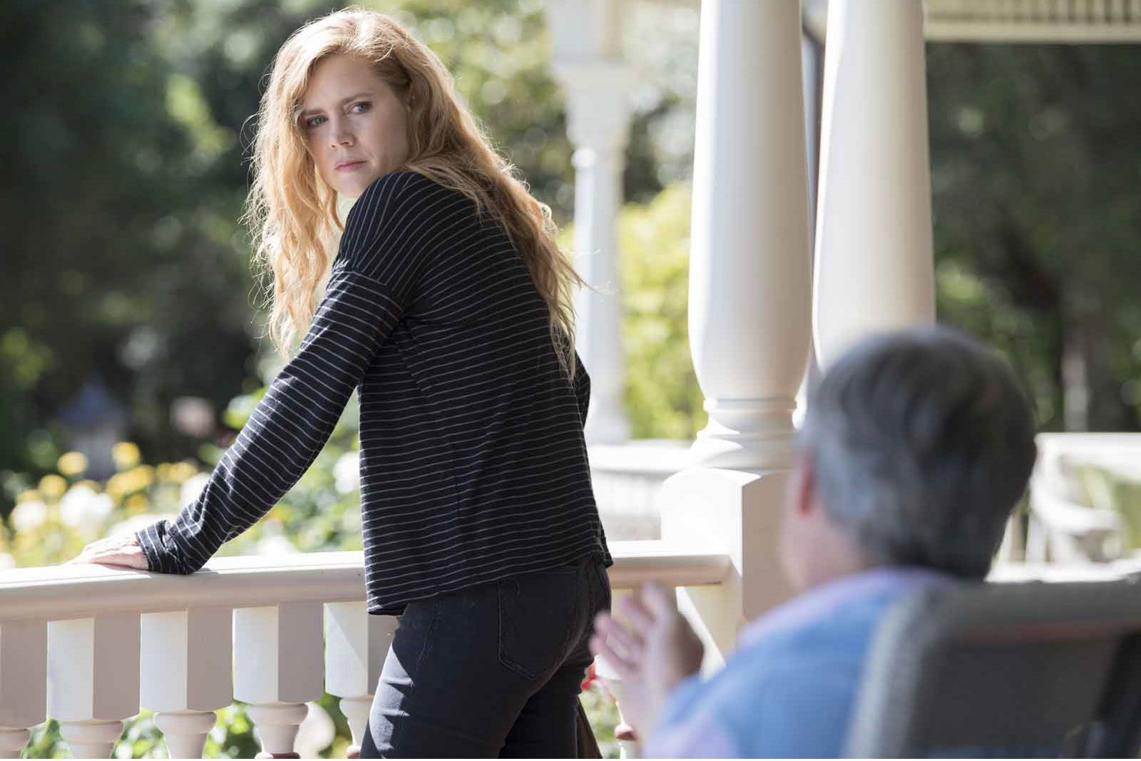 Photo de Amy Adams - Sharp Objects : Photo Amy Adams - Photo 35 sur 216 ...