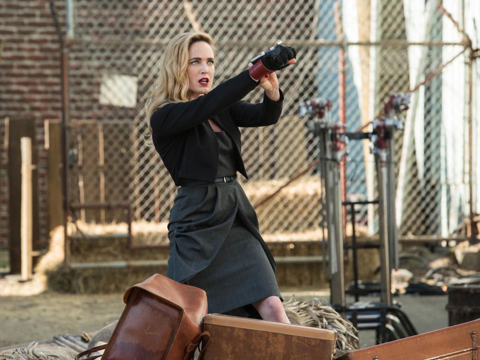 DC's Legends of Tomorrow : DC's Legends of Tomorrow : Photo Caity Lotz ...