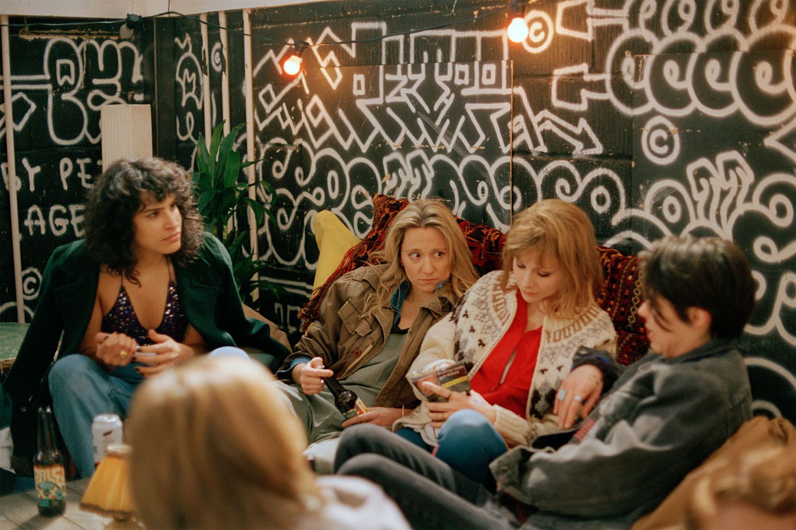 The Bisexual : Photo Niamh Algar, Caoilfhionn Dunne, Desiree Akhavan ...
