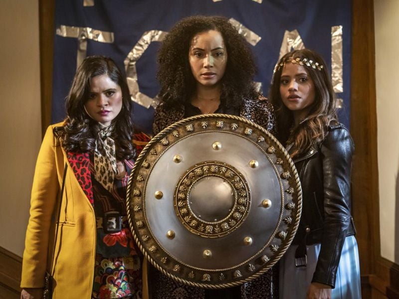 Charmed (2018) : Charmed (2018) : Photo Melonie Diaz, Madeleine Mantock ...