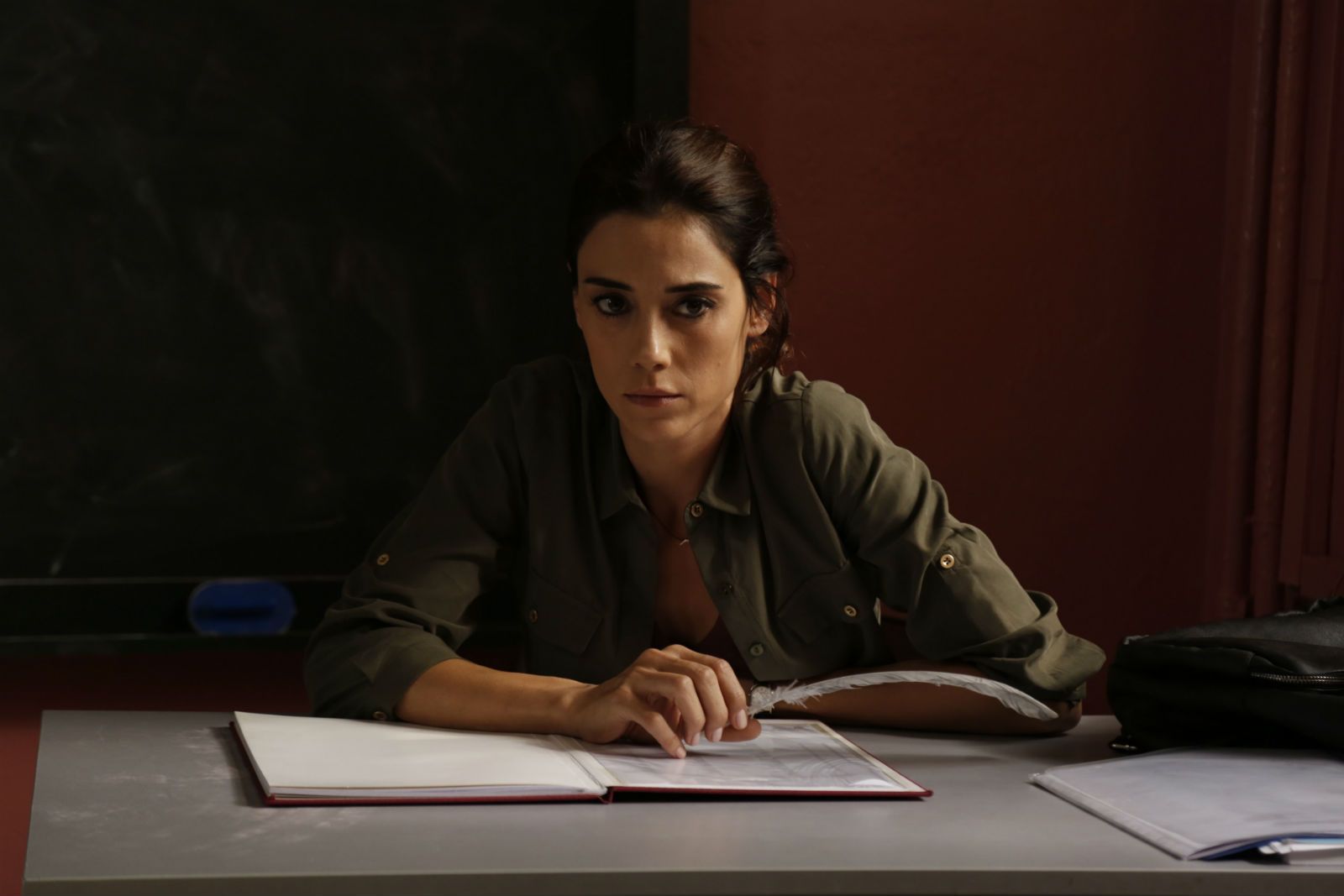 Photo de Cansu Dere - Photo Cansu Dere - Photo 0 sur 17 - AlloCiné