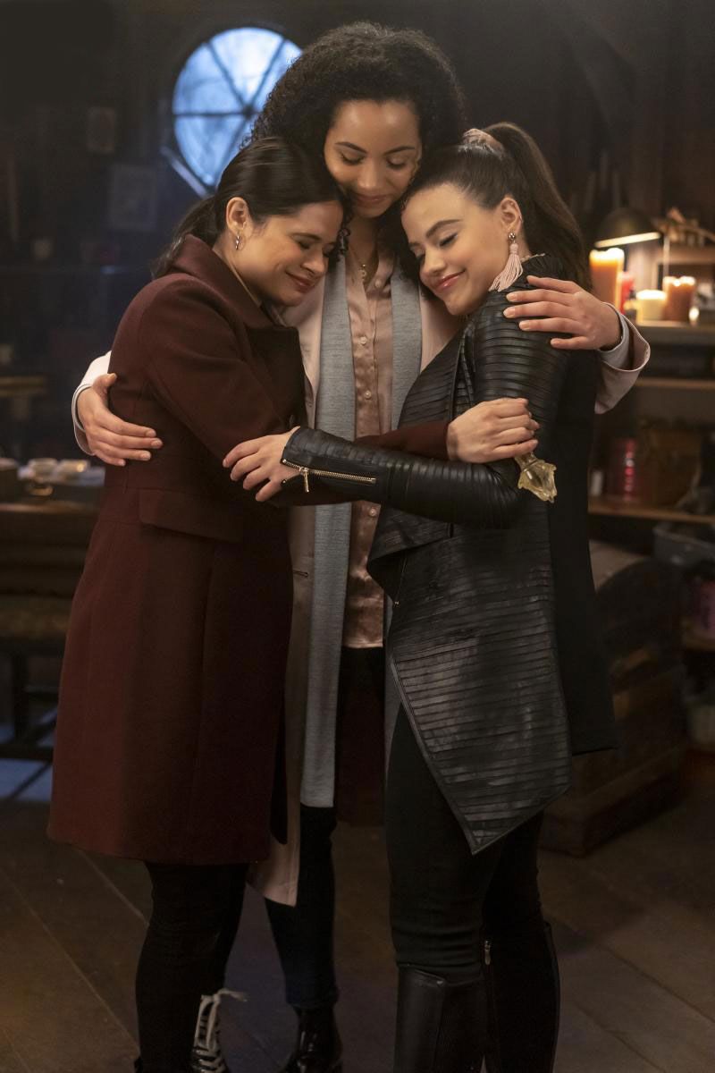 Charmed (2018) : Charmed (2018) : Photo Sarah Jeffery, Melonie Diaz ...