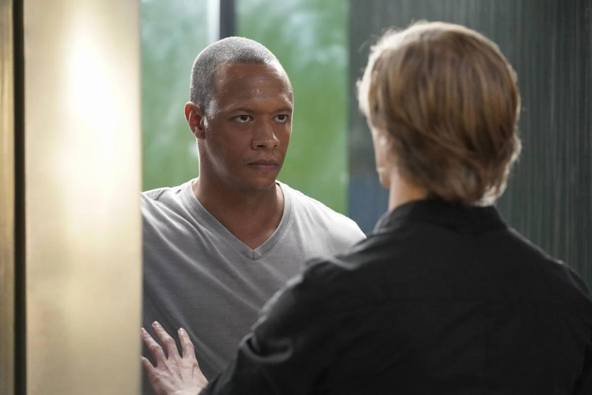 Photo de Emerson Brooks - MacGyver (2016) : Photo Emerson Brooks ...