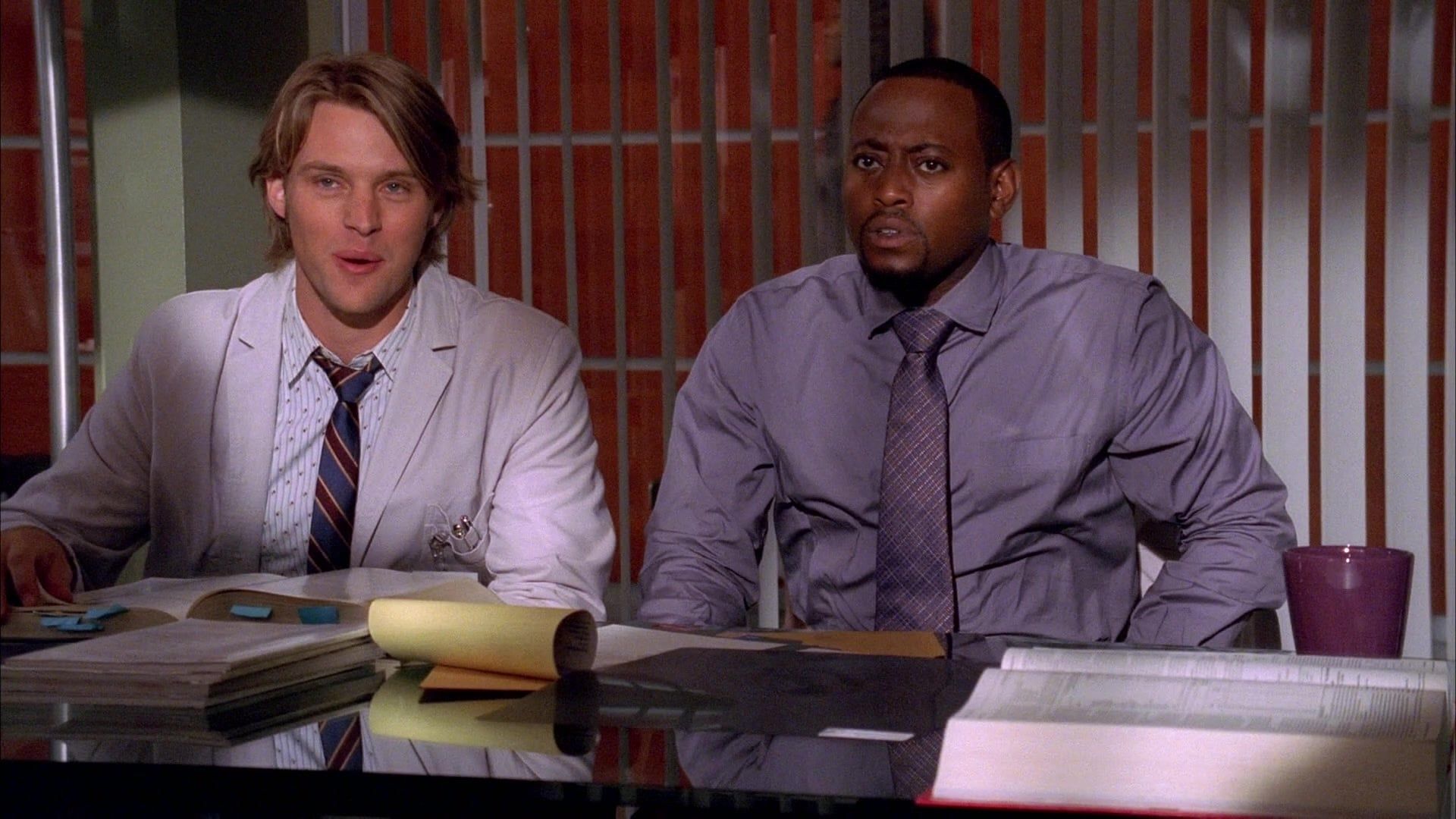 Poster Dr House saison 2 - Affiche 137 sur 364 - AlloCiné