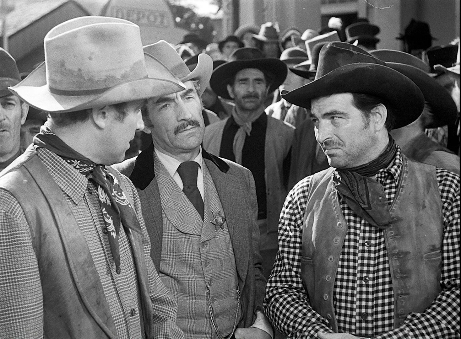 Photo de Steve Darrell - Winchester 73 : Photo Stephen McNally, Steve ...