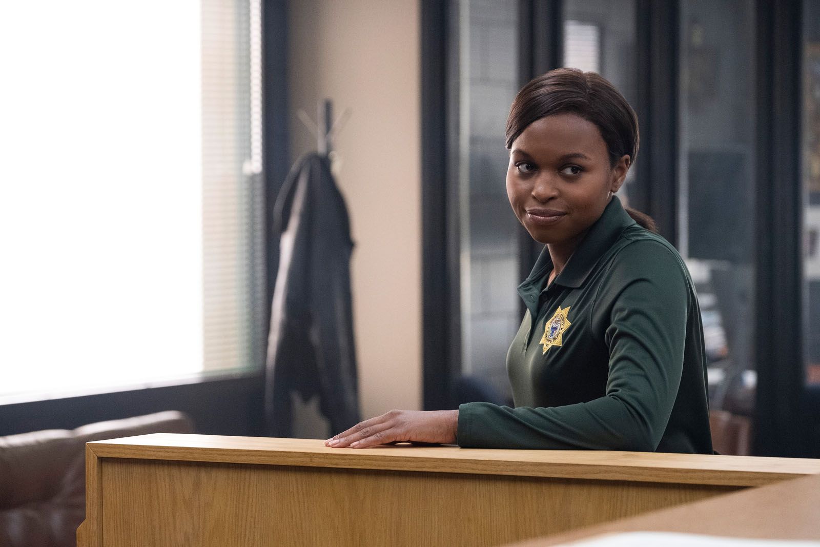 Home Before Dark : Home Before Dark : Photo Aziza Scott - 46 sur 48 ...