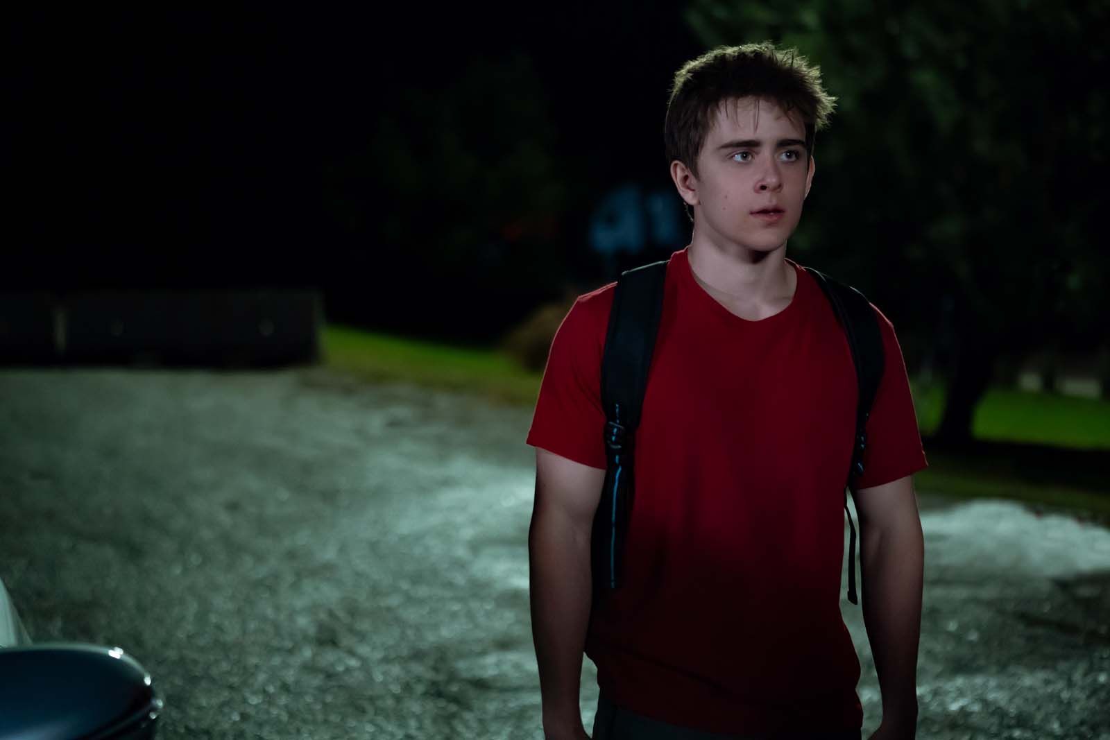 Photo de Sam McCarthy - Dead to Me : Photo Sam McCarthy - Photo 3 sur 8 ...