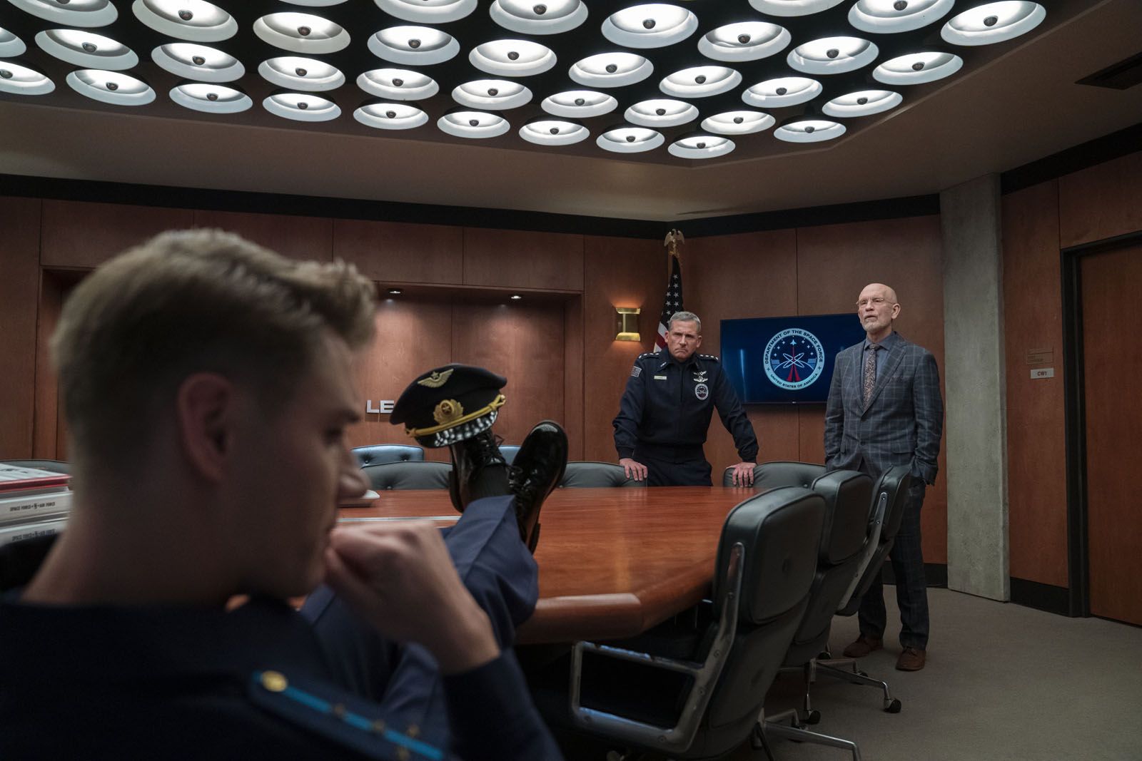 Space Force : Space Force : Photo Alex Sparrow, Steve Carell, John Malkovich - 28 sur 78 - AlloCiné