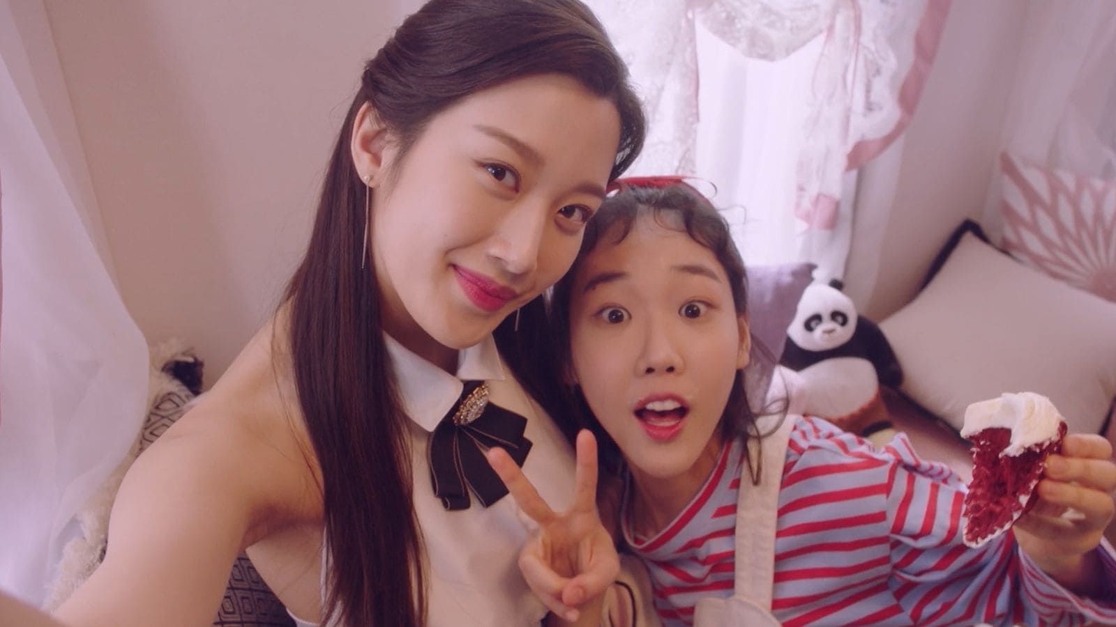 Poster Tempted saison 1 - Affiche 12 sur 18 - AlloCiné