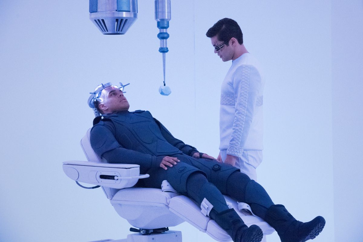 Photo de Jason Diaz - Les 100 : Photo Jason Diaz - Photo 3 sur 8 - AlloCiné