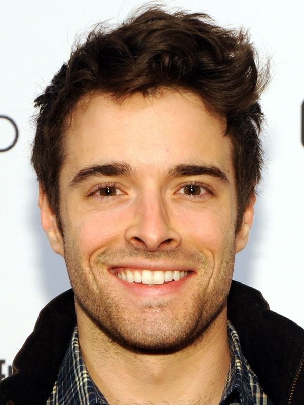 Corey Cott - AlloCiné