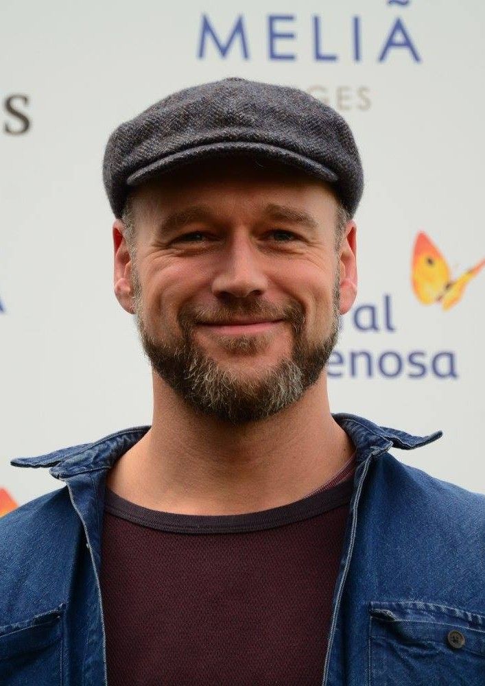 Photo de Elliot Cowan - Affiche Elliot Cowan - Photo 1 sur 50 - AlloCiné