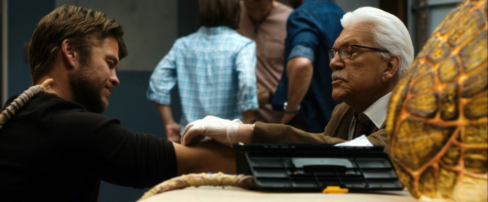 Photo de Luke Hemsworth - Encounter : Photo Luke Hemsworth - AlloCiné