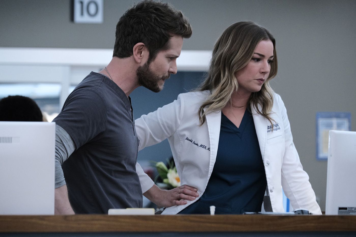 The Resident : The Resident : Photo Emily VanCamp, Matt Czuchry - 50 ...