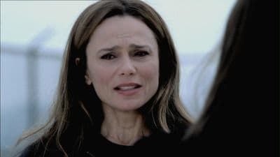 Poster Alias saison 2 - Affiche 74 sur 111 - AlloCiné