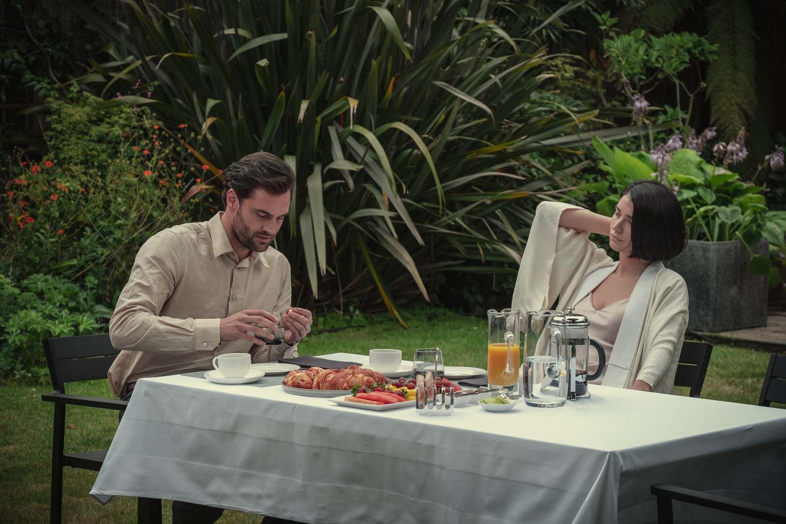 Mon Amie Adèle : Photo Tom Bateman, Eve Hewson - 7 sur 14 - AlloCiné