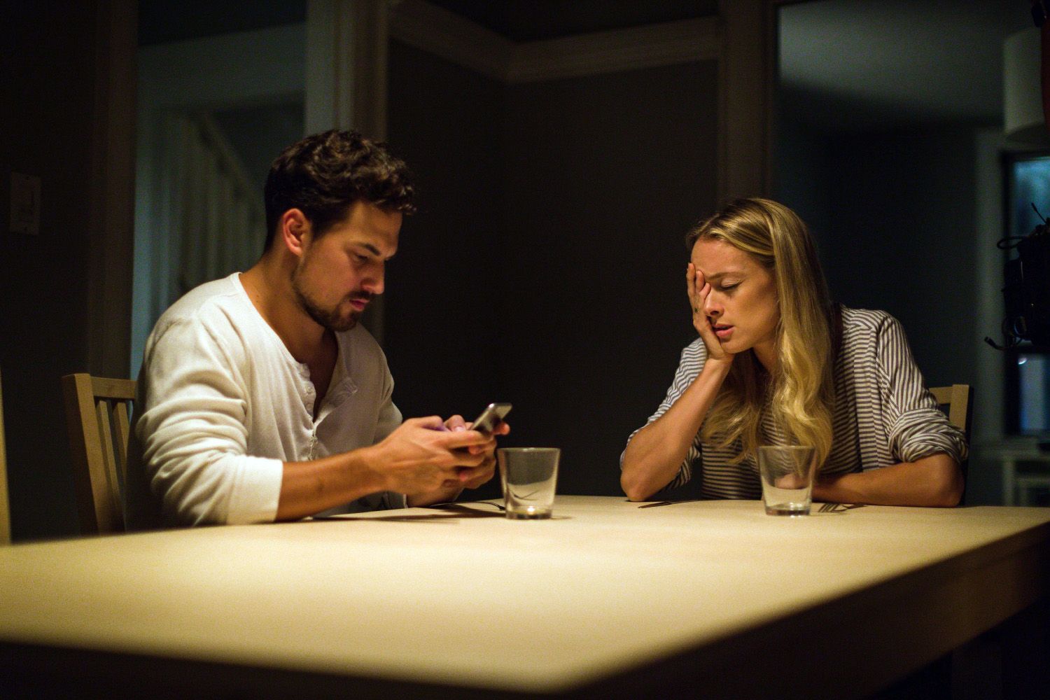 Photo du film Acquainted - Photo 1 sur 7 - AlloCiné