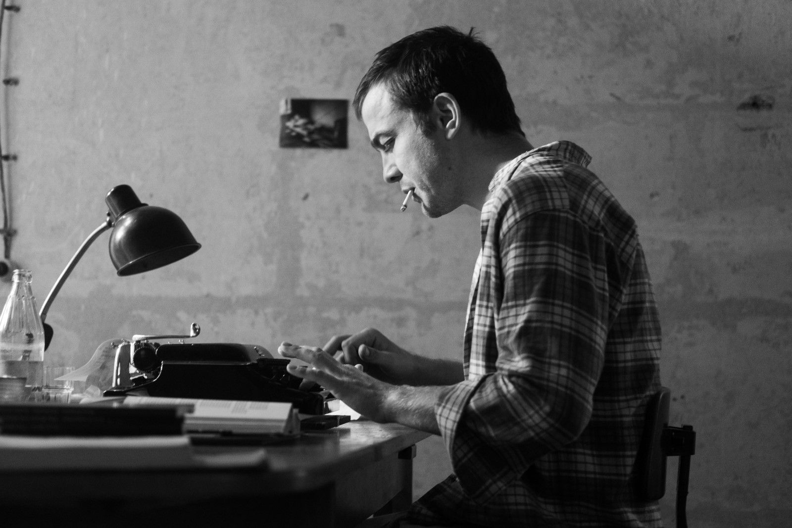 Photo de Albrecht Schuch - Thomas le dissident : Photo Albrecht Schuch ...