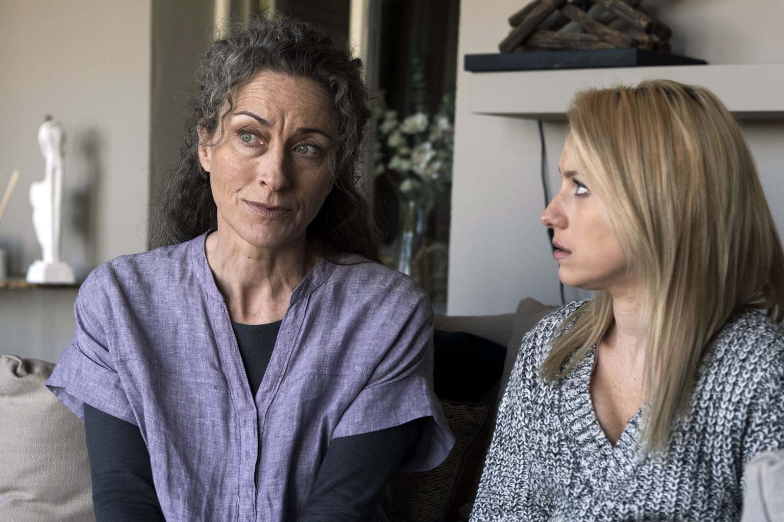 Photo de Niamh Walsh - Smother : Photo Carrie Crowley, Niamh Walsh ...