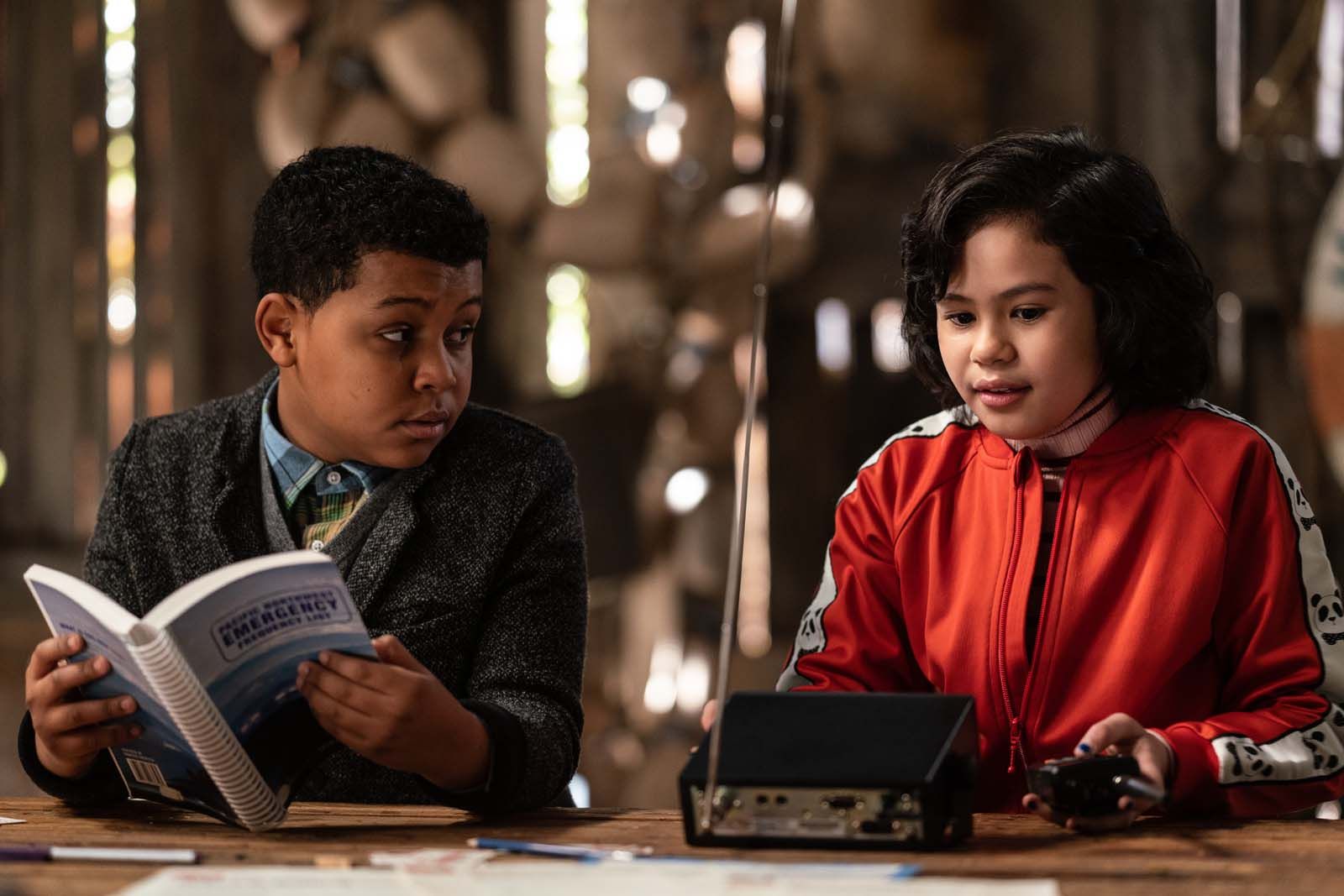 Photo de Deric McCabe - Home Before Dark : Photo Deric McCabe, Jibrail ...