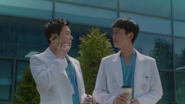 Poster saison 2 - Affiche 9 sur 27 - AlloCiné