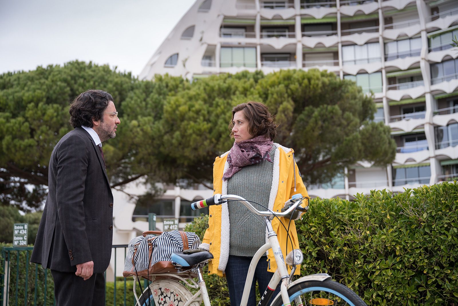 Photo de Eric Caravaca - Basse saison : Photo Emmanuelle Devos, Eric Caravaca - Photo 21 sur 123 ...