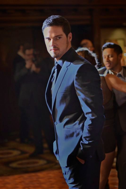Beauty and The Beast (2012) : Beauty and The Beast (2012) : Photo Jay ...