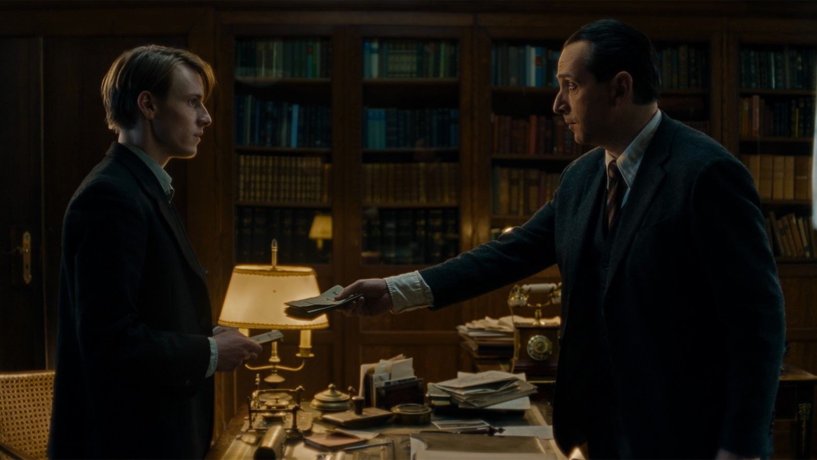 Photo de Marc Limpach - Le faussaire : Photo Louis Hofmann, Marc ...