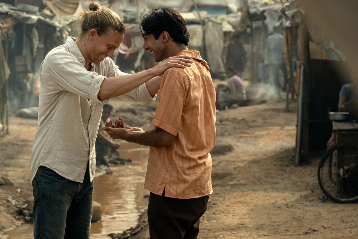 Shantaram : Photo Shubham Saraf, Charlie Hunnam - 11 sur 17 - AlloCiné